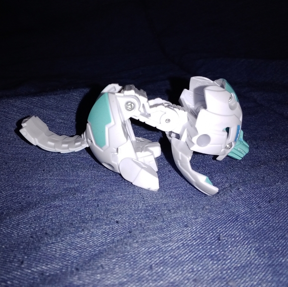 Bakugan | Toys | Bakugan Hydorous White Haos Battle Planet Battle ...